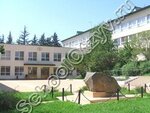 Shkola № 65 (Turchinskogo Street No:42, Urban-Type Settlement of Krasnaya Polyana), ortaokul  Soçi'den