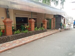Letneye Kafe Zolotaya Sova (ulitsa Pushkina No:88/1), kafe  Leninsk‑Kuznetski'den