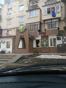 Kafe-bar Krutyye pertsy (vulytsia Yentuziastiv No:7), bar  Çernoviç'ten