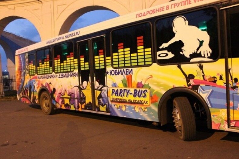 Açıkhava reklamcılığı Bright, advertising and production company, Saint‑Petersburg, foto