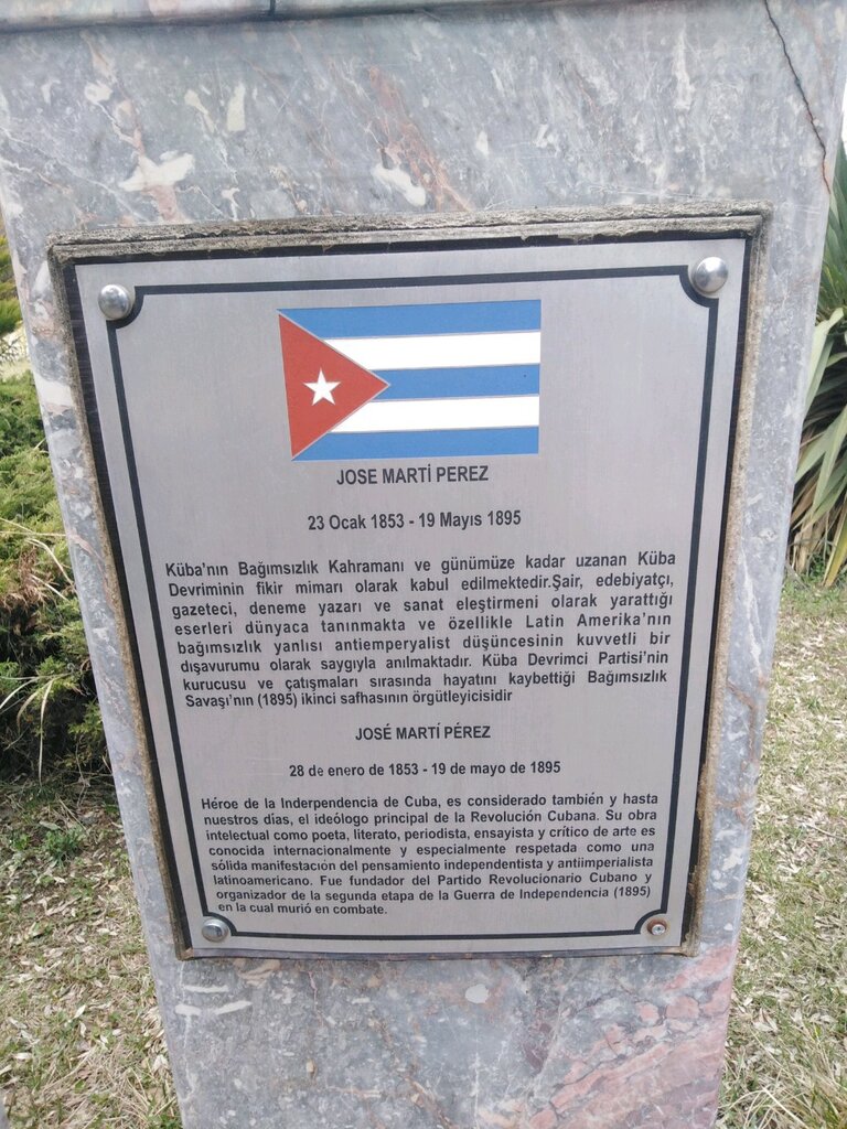 Park, sokak heykeli Jose Marti Perez Anıtı, Ankara, foto