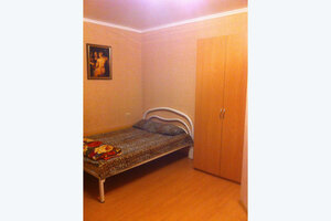 Dinastiia (Krasnoarmeyskaya ulitsa No:9, Primorsko-Akhtarsk), otel  Primorsko‑Ahtarsk'tan