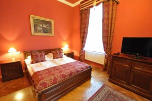 Grand Hotel Praha (Husova No:310), otel  Jicin'den
