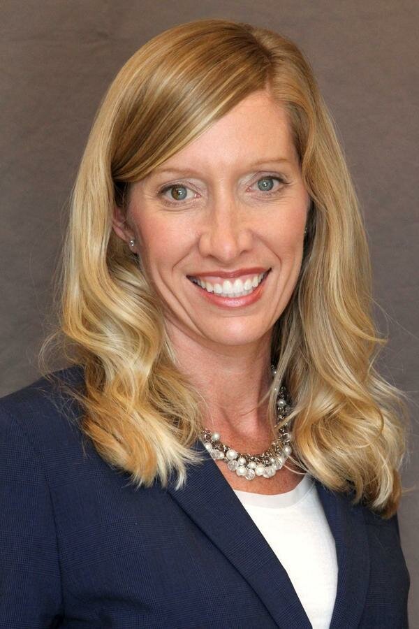 Yatırım fonu firmaları Edward Jones - Financial Advisor: Kelley R Tyson, Kuzey Carolina Eyaleti, foto