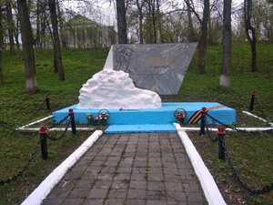 Обелиск павшим воинам в годы Великой Отечественной войны 1941-1945 гг. (Ivanovo Region, Rodnikovskiy rayon, selo Kaminskiy), anıt, heykel  İvanovskaya oblastından