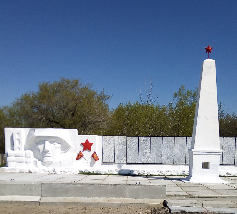 Anıt, heykel Мемориальный ансамбль Великой Отечественной войны, Kurganskaya oblastı, foto