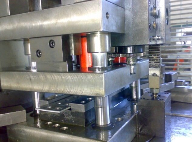 Endüstriyel alet üreticileri Metalstamp, Bari, foto