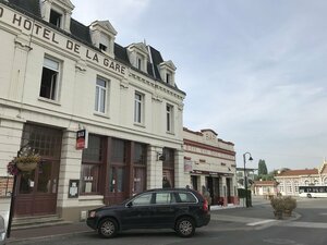 Hotel de la Gare (Hauts-de-France, Somme, Abbeville, Avenue de la Gare), otel  Abbeville'den