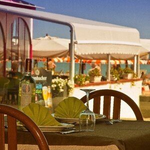 Alba d'Oro (Emilia-Romagna, Rimini, Bellaria-Igea Marina, Via Alfonso Pinzon), otel  Bellaria – Igea Marina'dan