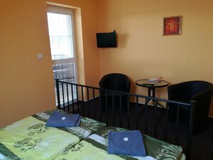 Restaurace - Penzion Bavorský Dvůr (Pardubický kraj, Pardubice, Sezemice), otel  Sezemice'den