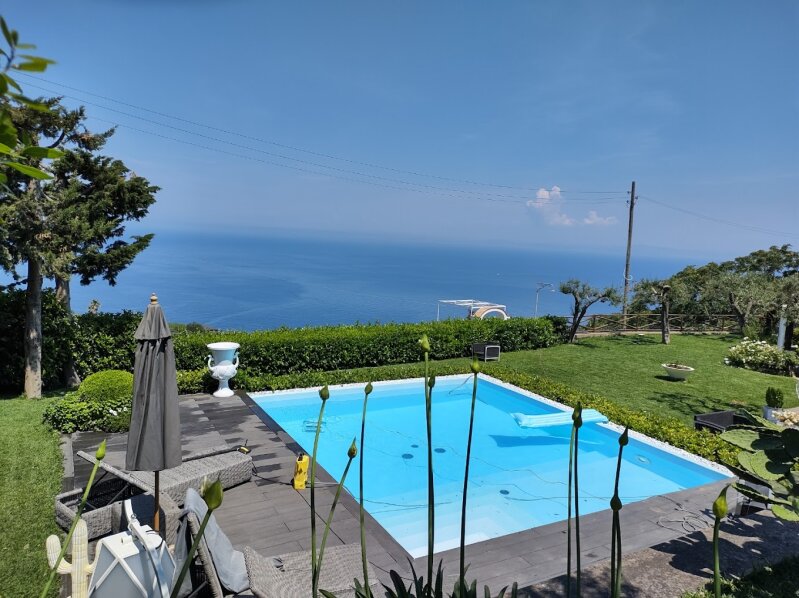Yüzme havuzları Hakuna Matata Pools, Campania, foto