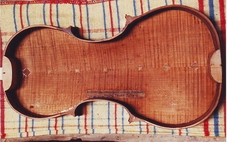 Müzik enstrumanların tamiri Roberto Lanaro Liutaio, Padua, foto