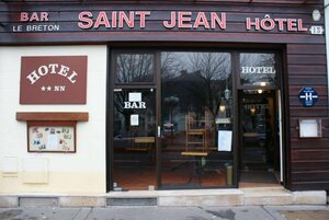 Hôtel Saint Jean (Place des Halles No:13, Tours), otel  Tours'dan