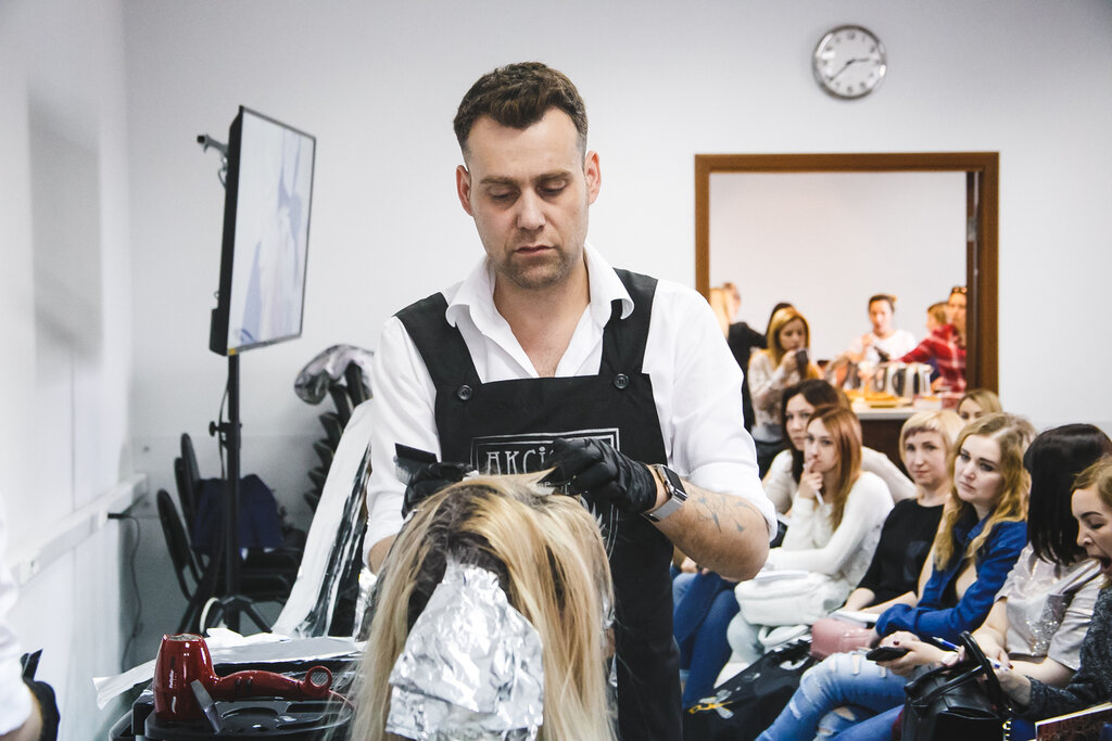Kuaför meslek eğitimi Akcioma system, Moskova, foto