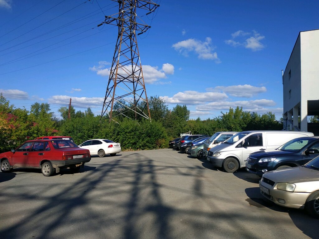 Otoparklar Parking lot, Yekaterinburg, foto