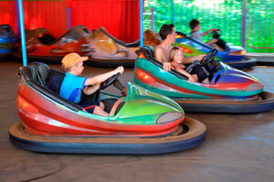 Парк культуры и отдыха (St. Petersburg, Kolpino, Kolpinskiy park), lunapark  Kolpino'dan
