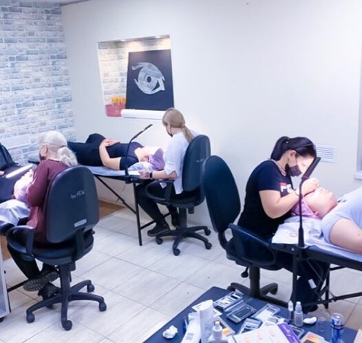 Kuaför meslek eğitimi Lash Profi School, Moskova, foto