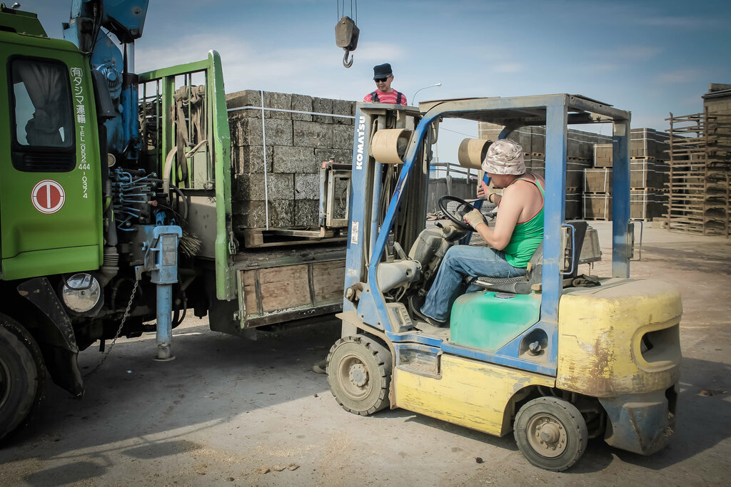 Yapı mağazası Tsentr stenovykh blokov, Abakan, foto