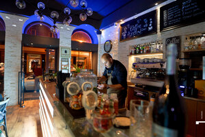 Life Club - Karaoke & Lounge (Soukenická No:1086/6), nargile kafeler  Prag'dan