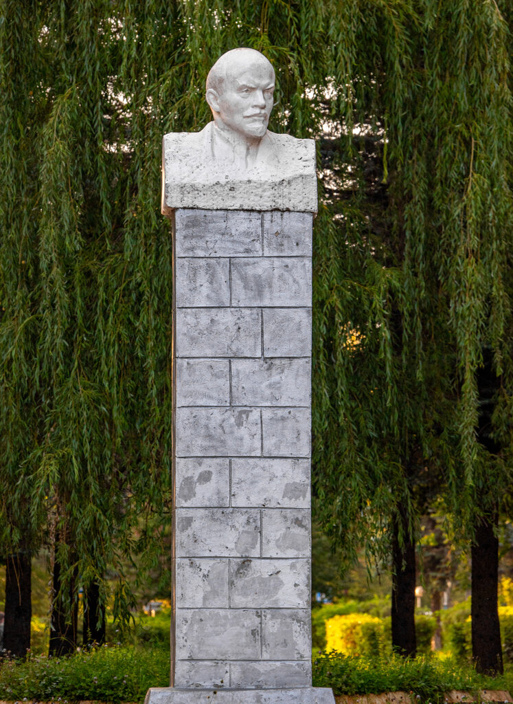 Anıt, heykel В.И. Ленин, Aleksin, foto