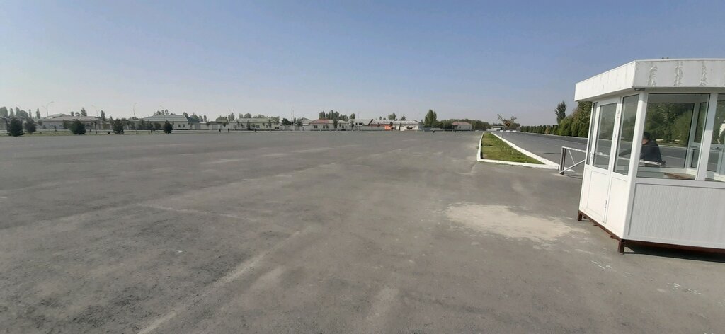 Otoparklar Car park, Fergana, foto