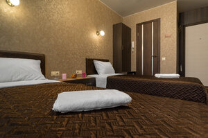 Filin (Zarechny bulvar No:2А, 6-y mikrorayon, Omsk), otel  Omsk'tan
