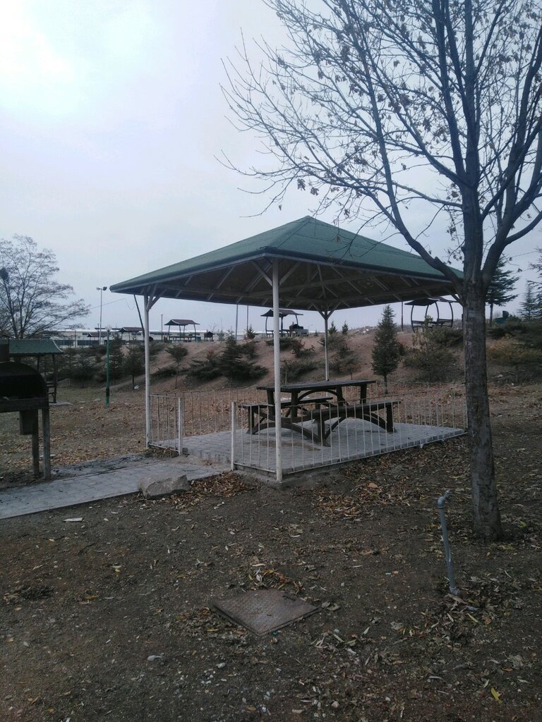 Parklar ve ormanlar Lojman Parkı, Ankara, foto