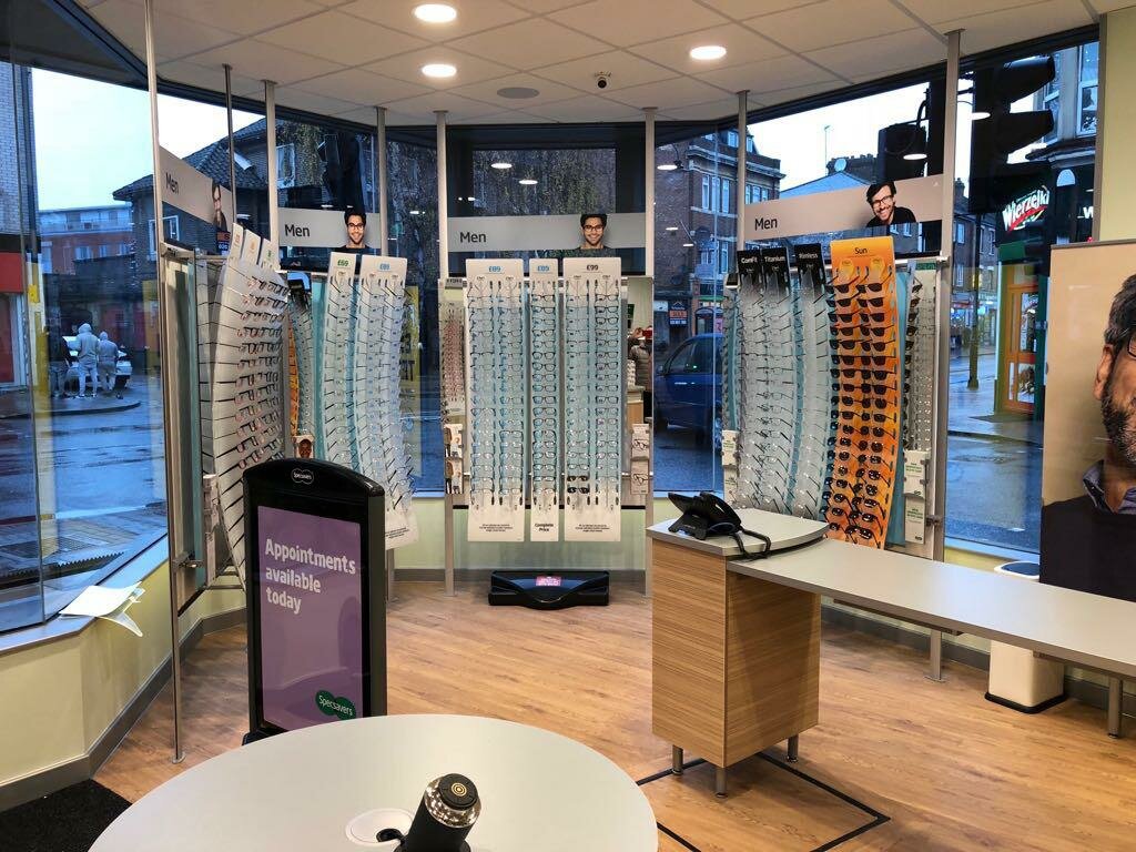 Giyim mağazası Specsavers Opticians and Audiologists - Harrow Weald, Londra, foto