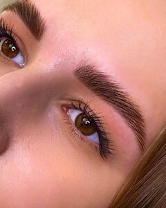 Lash and brow wow (ulitsa 8 Marta No:10), kaş ve kirpik salonu  Tayshet'ten