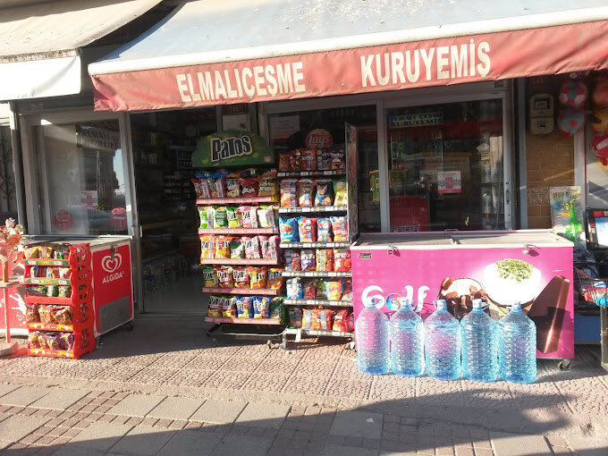 Kuruyemiş, atıştırmalık, kuru meyve Elmalı Çeşme Kuruyemiş, İstanbul, foto