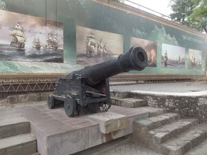 Пушка (Autonomous Republic of Crimea, Feodosia, prospekt Ayvazovskogo), teknoloji anıtı  Feodosya'dan (Kefe'den)