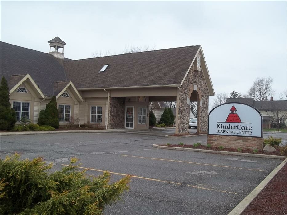 Ortaokul Macedonia KinderCare, Makedonya, foto