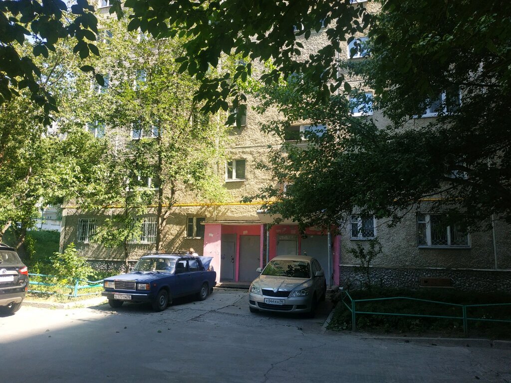 Konut servisleri kuruluşları OZhEK Michurinsky, Yekaterinburg, foto