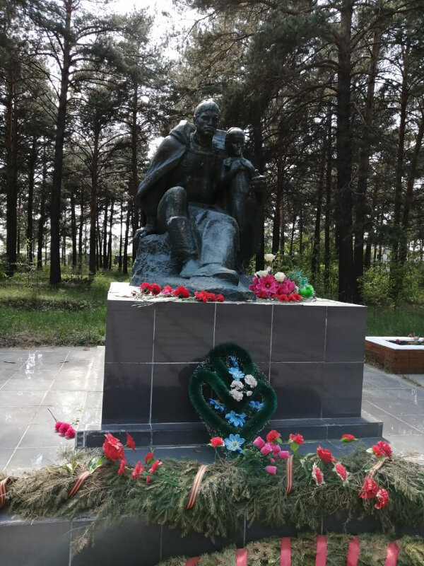 Anıt, heykel Мемориал Землянка, Kansk, foto