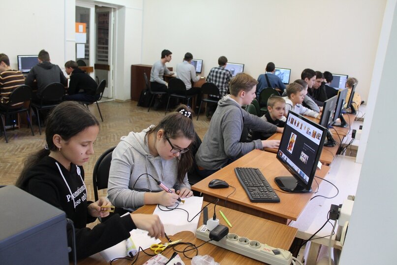 Çocuk ve gençlik merkezleri Robotika. Club, Voljski, foto