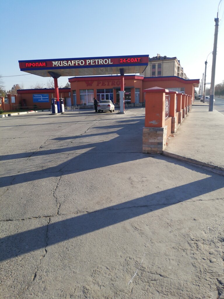 Benzin istasyonu Musaffo Petrol, Semerkant, foto