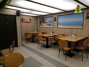 Akvarium (Shkolnaya ulitsa No:10А, posyolok Sapyornoye), kafe  Saint‑Petersburg ve Leningradskaya oblastından