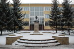 Krasnoyarskoye khudozhestvennoye uchilishche im. V. I. Surikova (Sverdlovskaya ulitsa No:5), mesleki ve teknik anadolu lisesi  Krasnoyarsk'tan