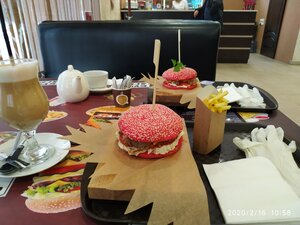 Burger&Grill (ulitsa Shelkovikov No:36А, Kirzhach), kafe  Kirjaç'tan