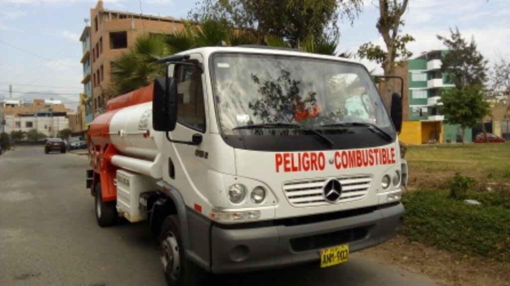 Petrol ve gaz firması Pecologico S. A. C, Lima, foto