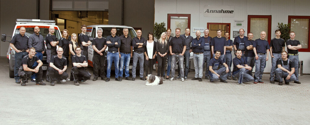 Araç camlarının renklendirilmesi Heidinger GmbH Karosseriebau - Lackiererei - Kfz-Service Troisdorf, Troisdorf, foto