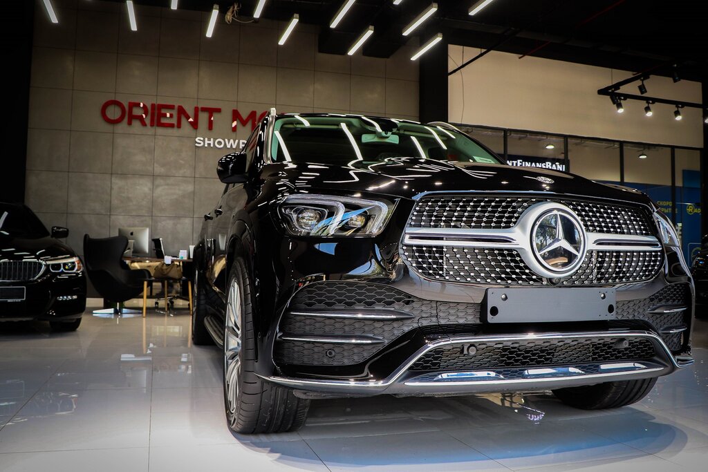 Otomobil satış galerileri Orient Motors Showroom, Taşkent, foto