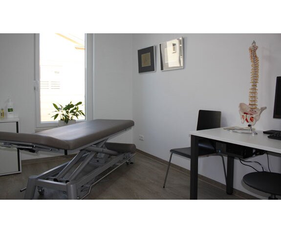 Tıp merkezleri ve klinikler Therapiezentrum Kröllwitz, Saksonya‑Anhalt, foto