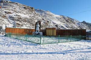 Обелиск в честь воинов-односельчан, павших в Великой Отечественной войне (ulitsa Bozurtash No:4, selo Kuyus), anıt, heykel  Altay Cumhuriyeti'nden