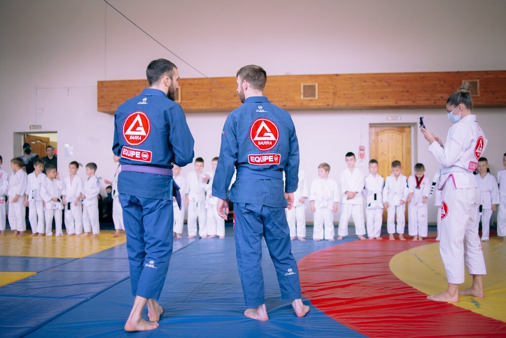 Spor kulüpleri Legion, Ugorsk, foto
