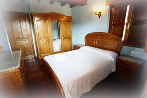 Hotel La Vega (Galicia, A Coruña, Cesuras, Peres), otel  Asturias'tan
