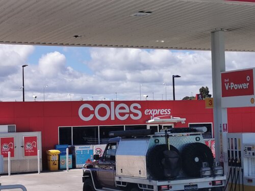 Benzin istasyonu Shell Coless Express Banksia Grove, Batı Avustralya, foto