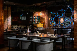 Chester (Universiteteskaya Naberezhnaya Street No:18, Chelyabinsk), restoran  Çeliabinsk'ten