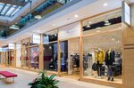 Tommy Hilfiger (Brennero, Via S. Valentino, 9/A), giyim mağazası  Trentino‑Alto Adige'den