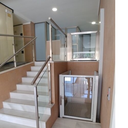 Engellilere yönelik ekipmanlar ve rehabilitasyon ürünleri Sillas Salvaescaleras Alicante - Simotec, Alicante, foto